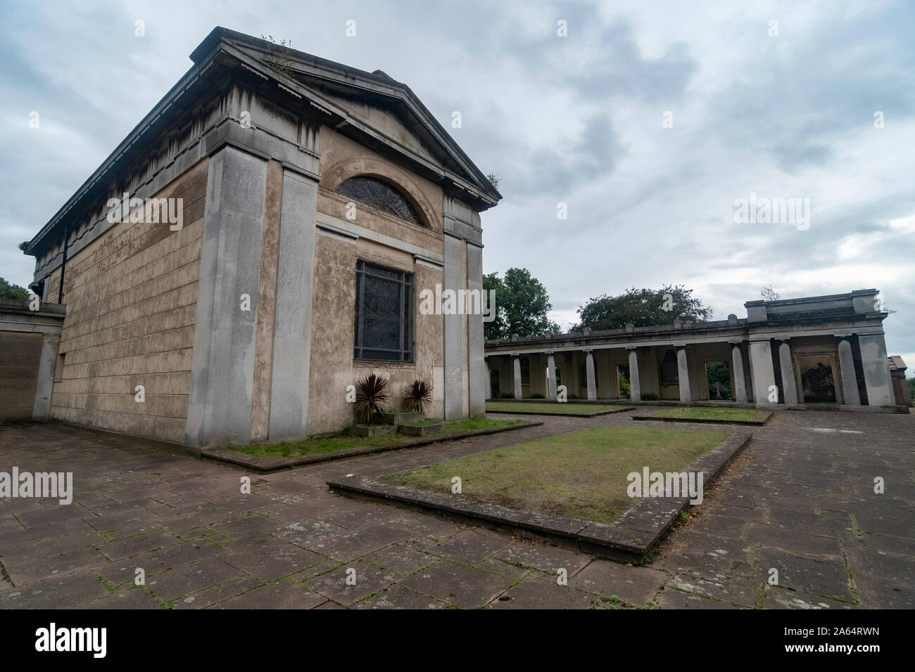 Kensal green cemetery catacombs hi-res stock photography and images - Alamy