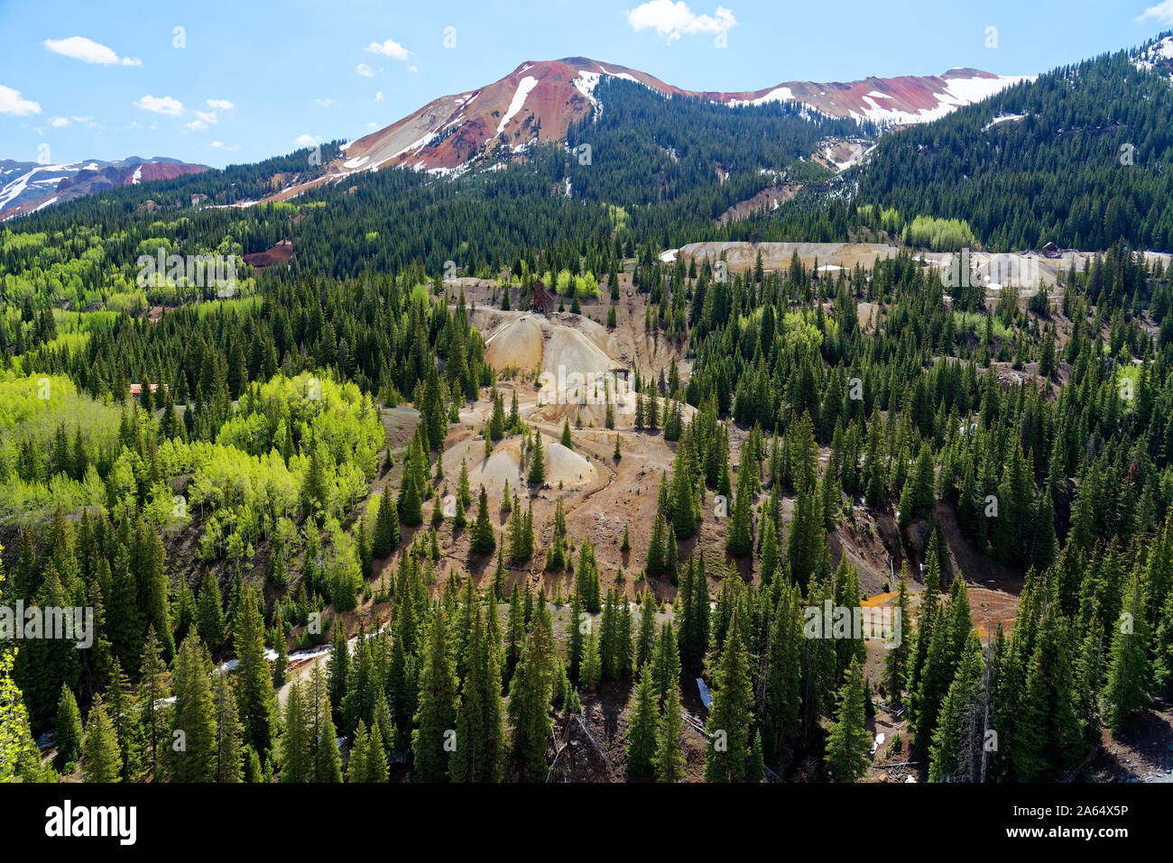Red mountain pass hi-res stock photography and images - Alamy