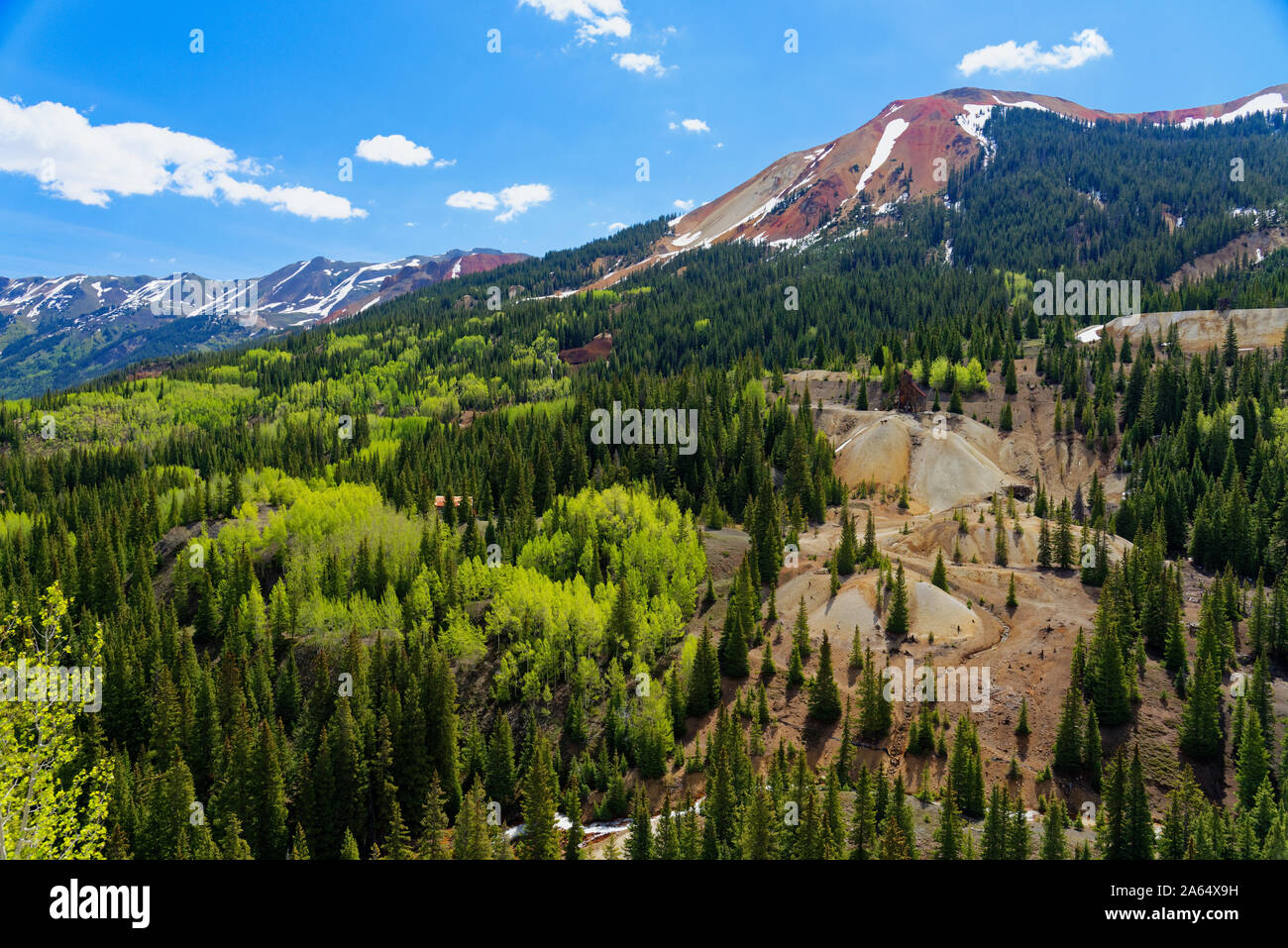 Red mountain pass hi-res stock photography and images - Alamy