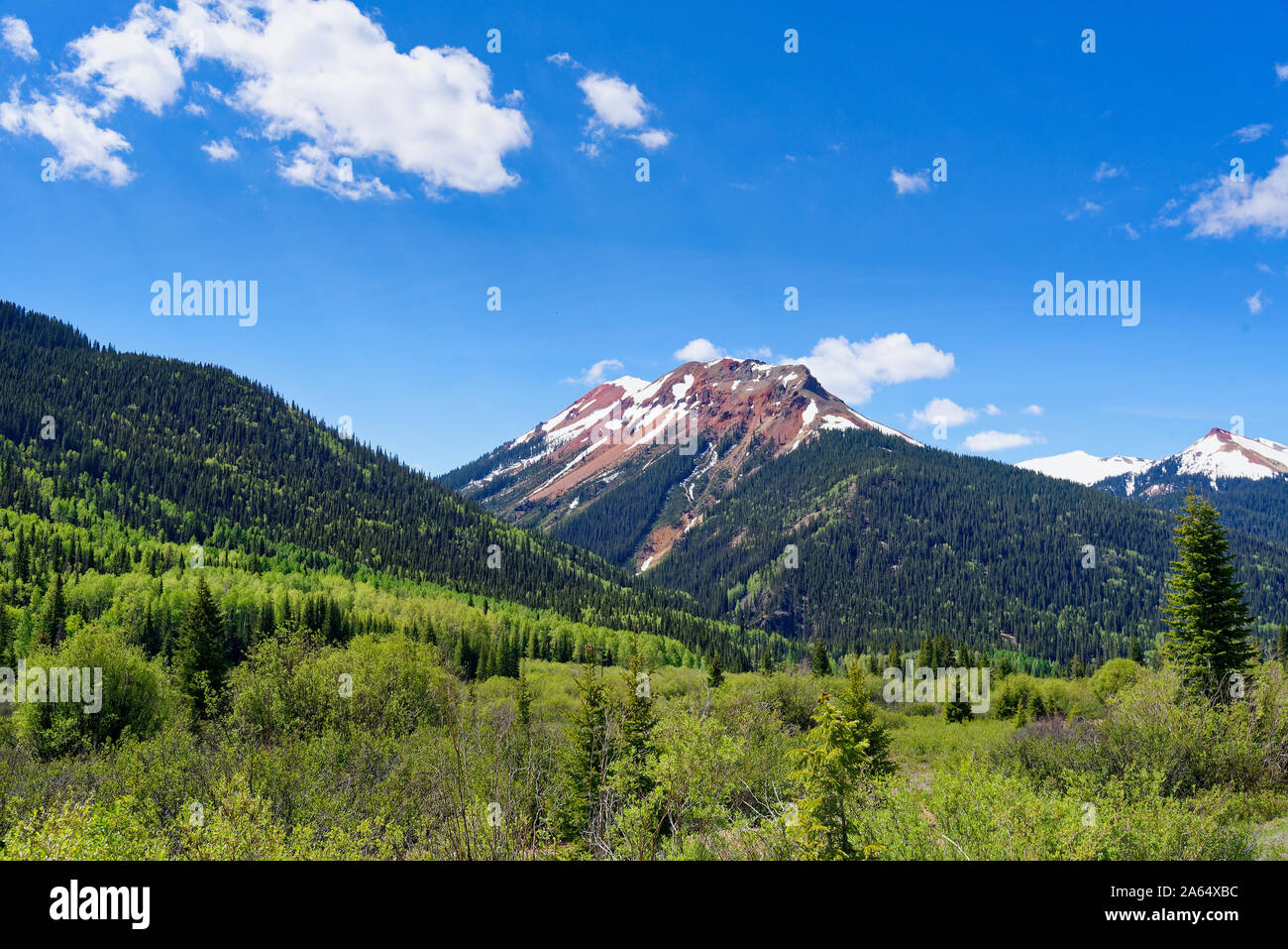 Red mountain pass hi-res stock photography and images - Alamy