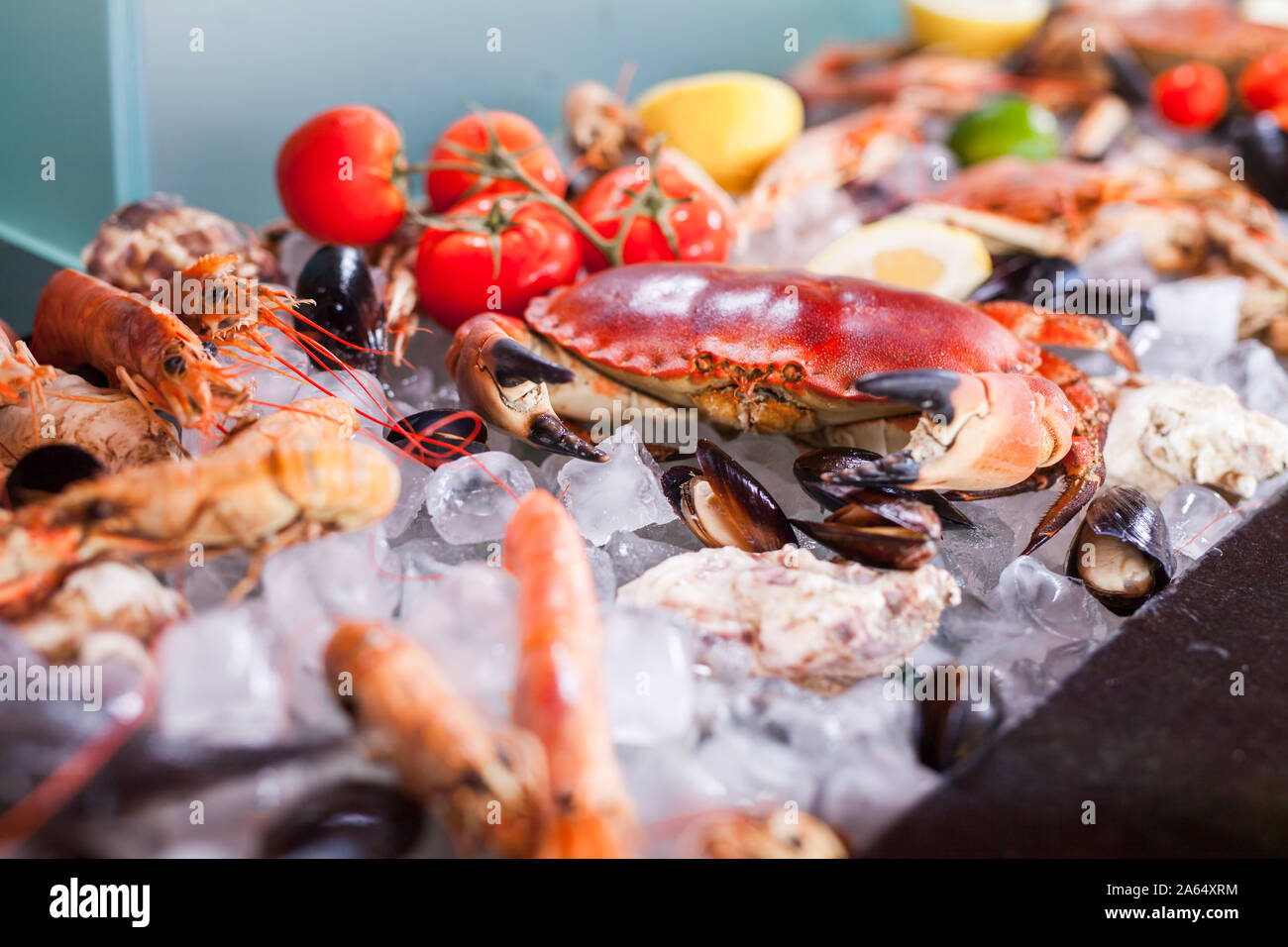 cooking seafood in a restaurant Stock Photo - Alamy