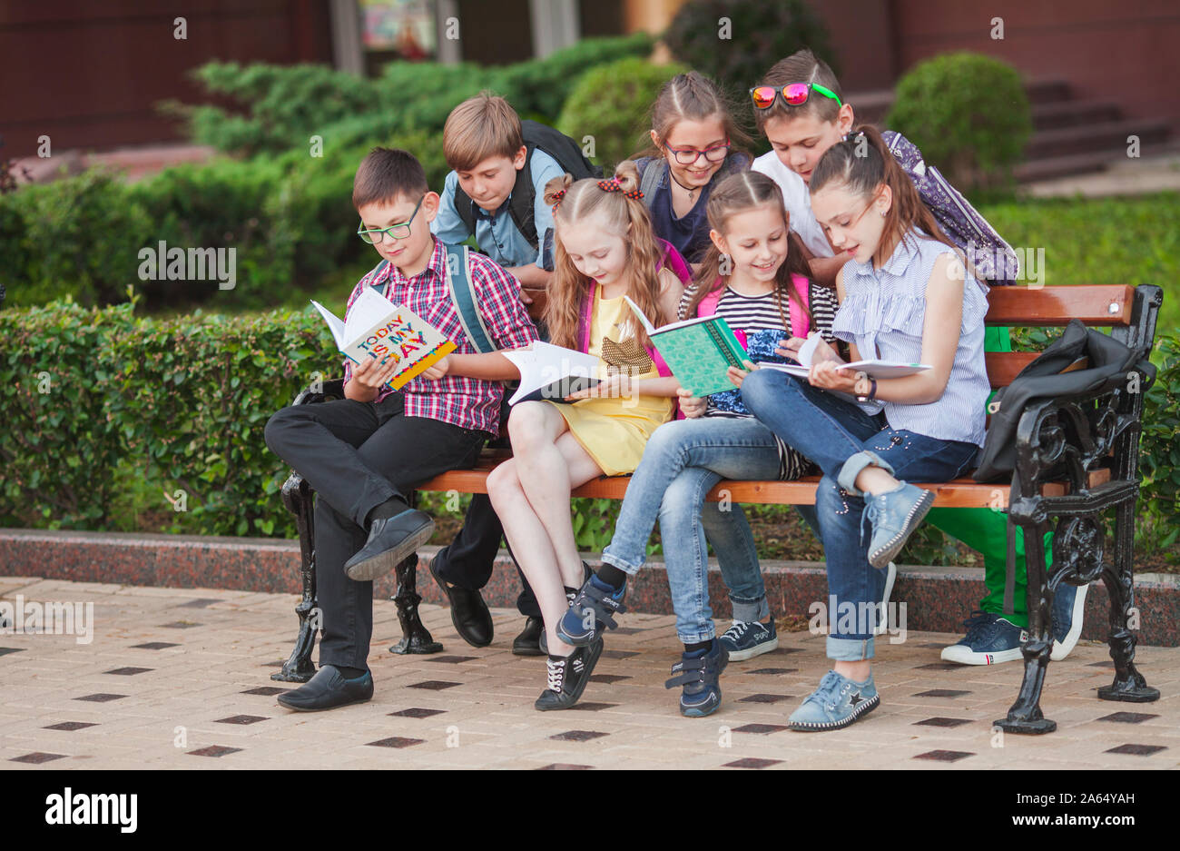 a group of children goes to college Stock Photo - Alamy