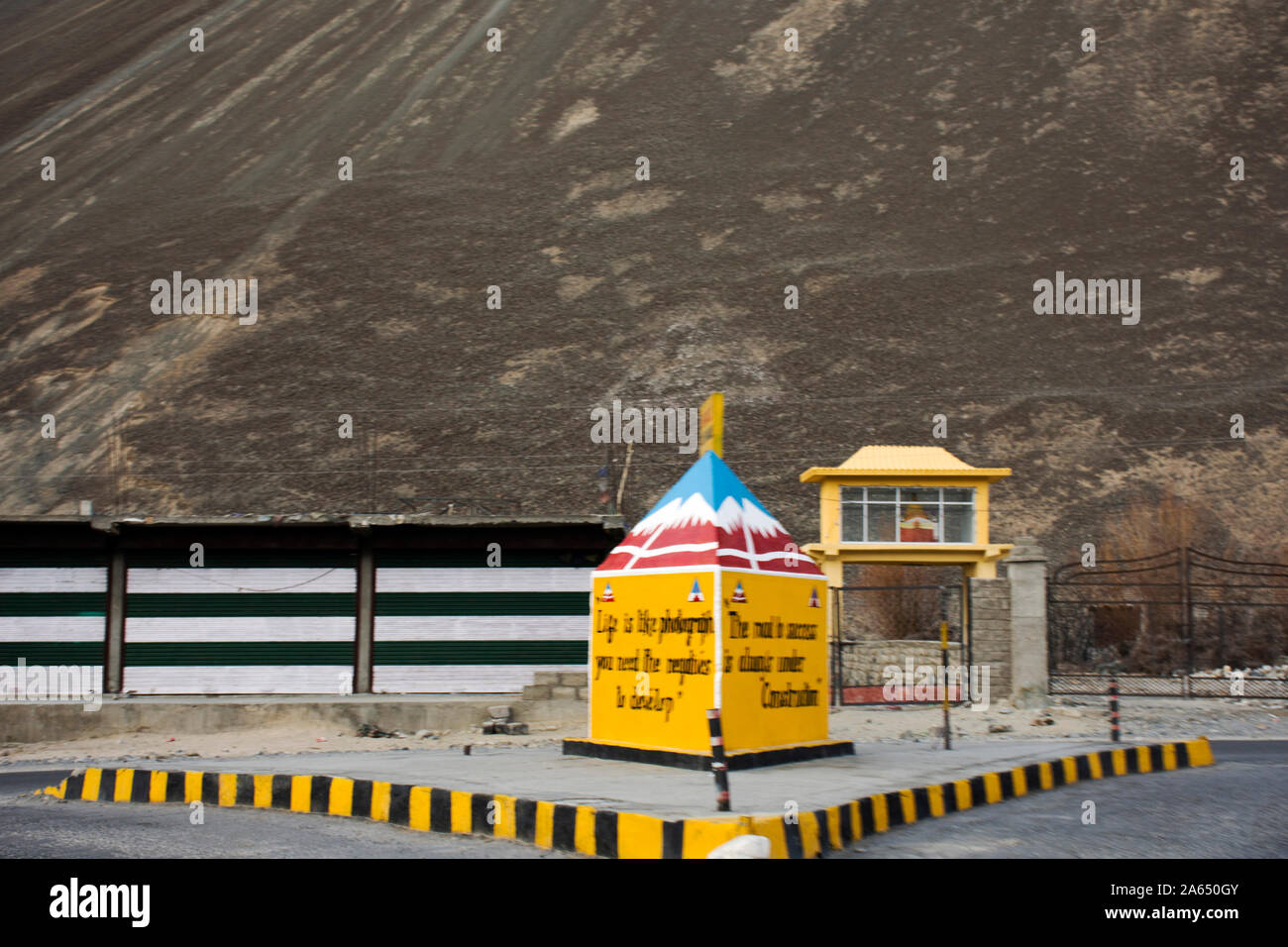 JAMMU KASHMIR, INDIA - MARCH 20 : Junction go to border of pakistan and ...