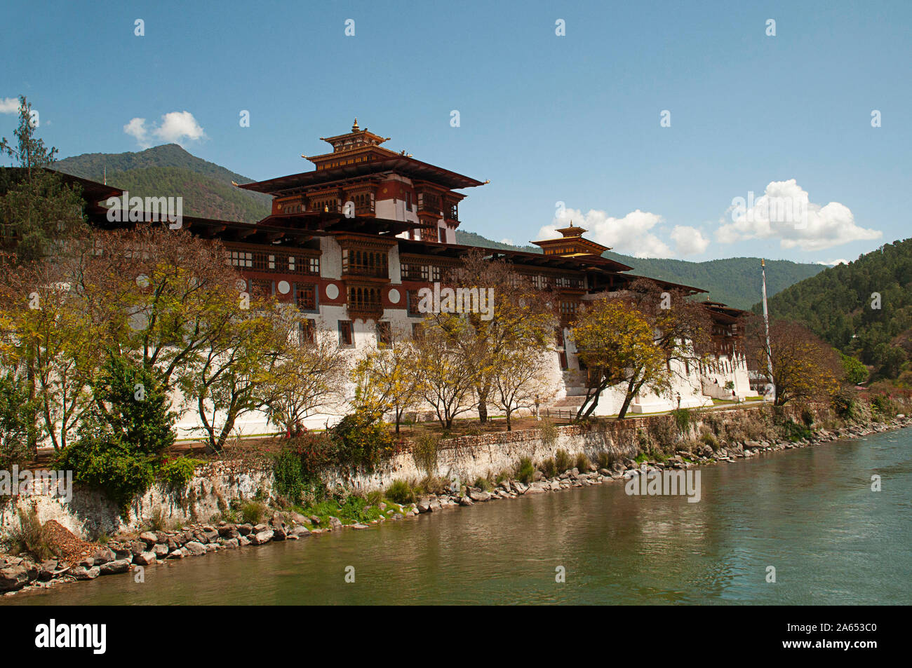 Traditional bhutan architecture hi-res stock photography and images - Alamy