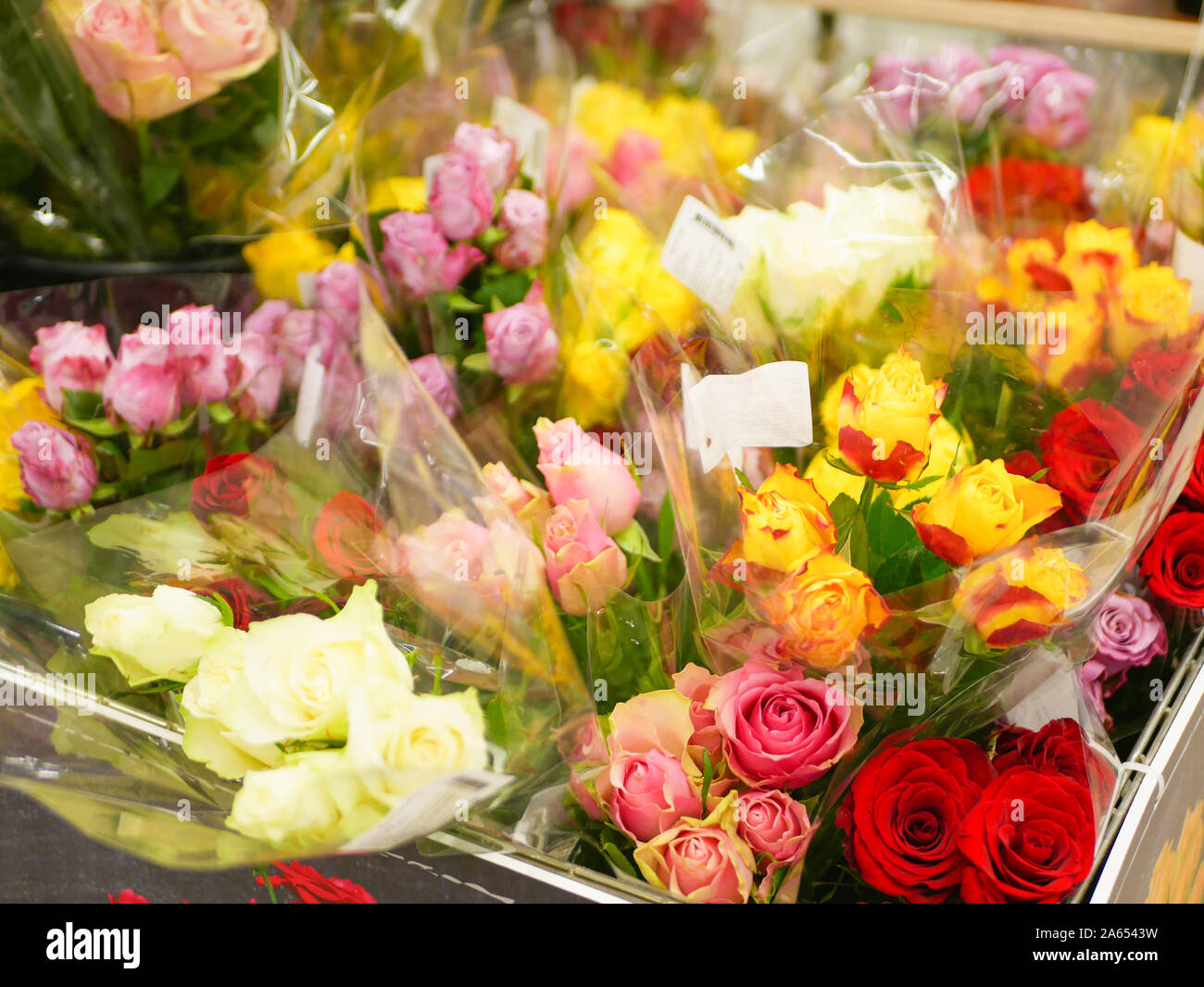 Red roses flowers composition bouquets hi-res stock photography and ...