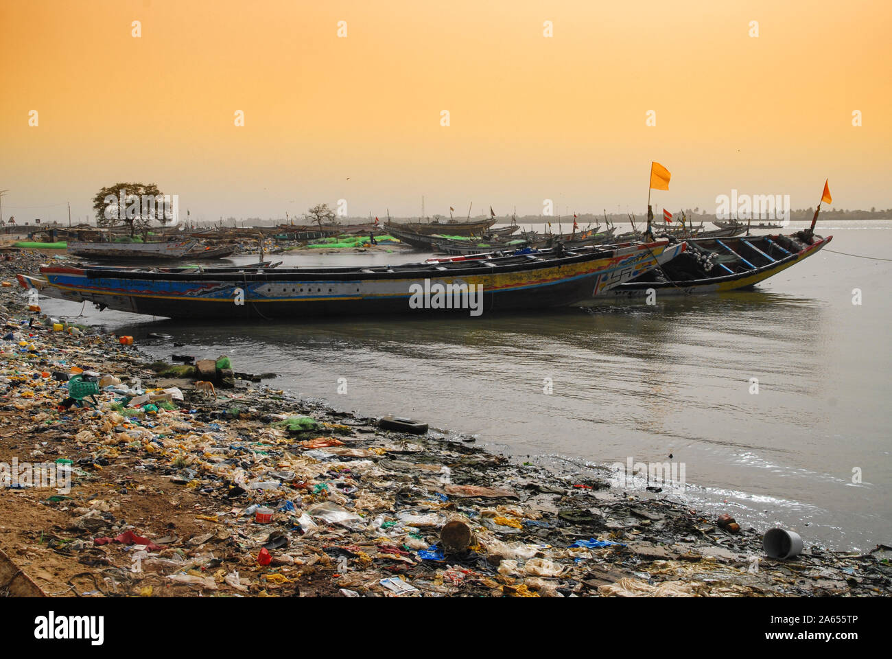 Senegal pollution hi-res stock photography and images - Alamy