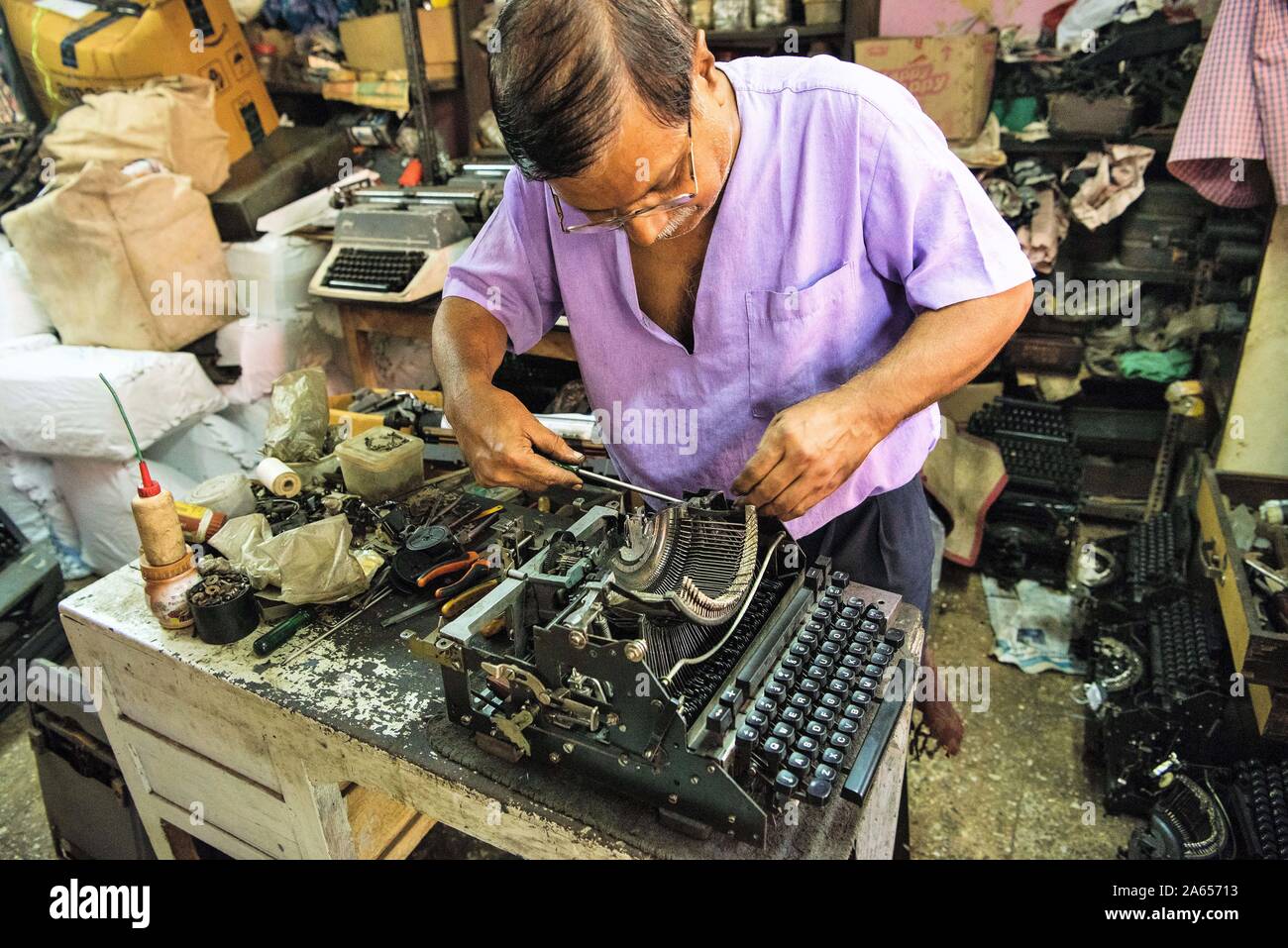 Typewriter repairs hi-res stock photography and images - Alamy