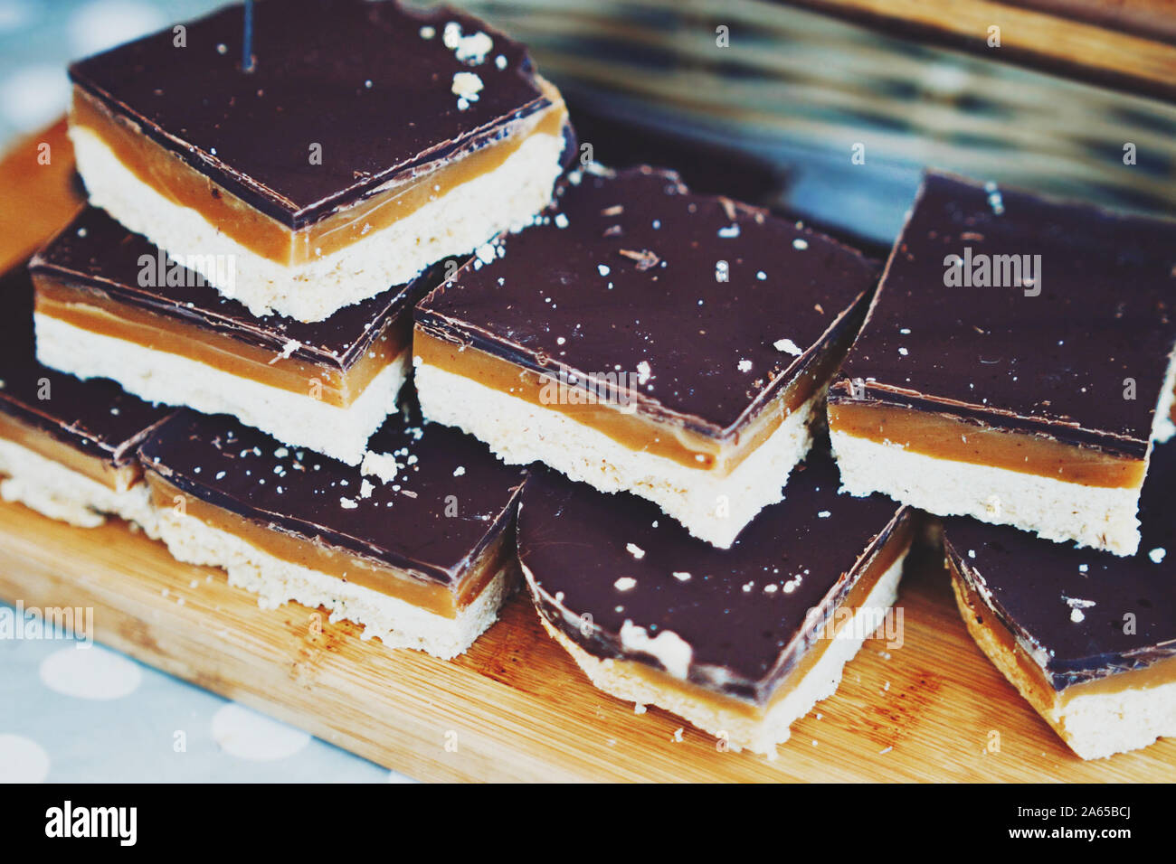 Millionaire shortbread hi-res stock photography and images - Alamy