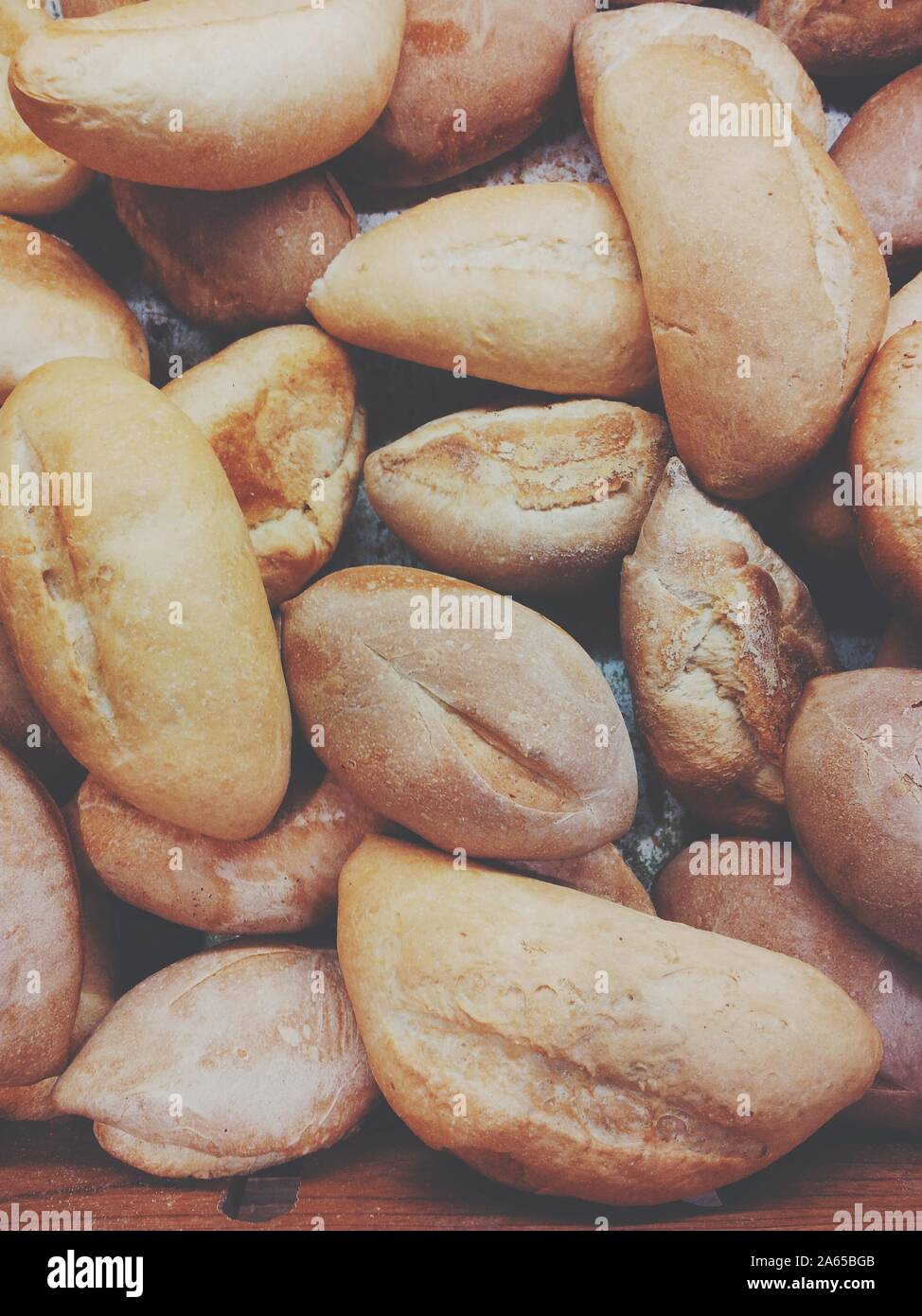 Group loaves of bread in a bakery hi-res stock photography and images ...