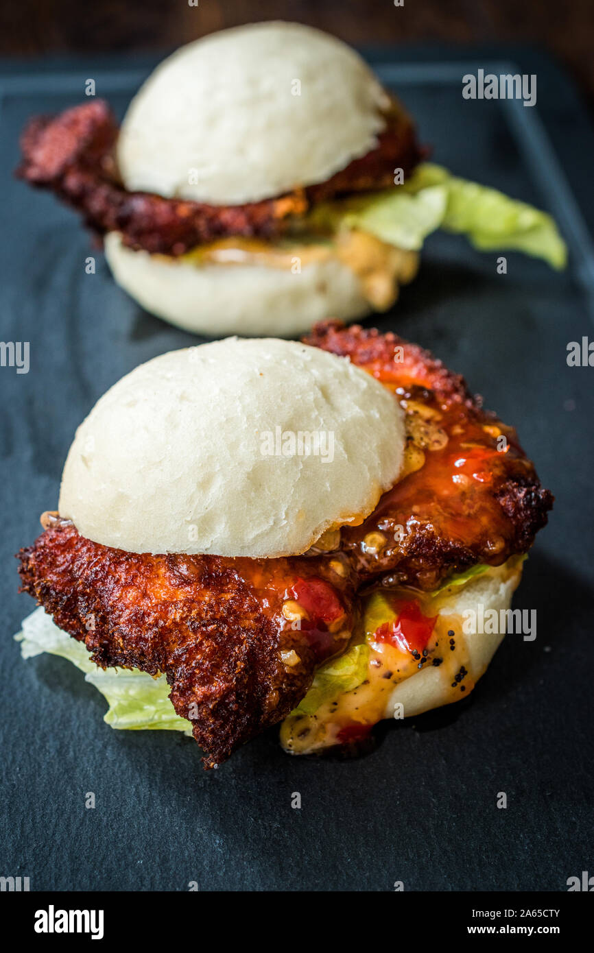 Gua Bao Burger with Crispy Chicken and Red Hot Chili Relish Sauce Buns ...