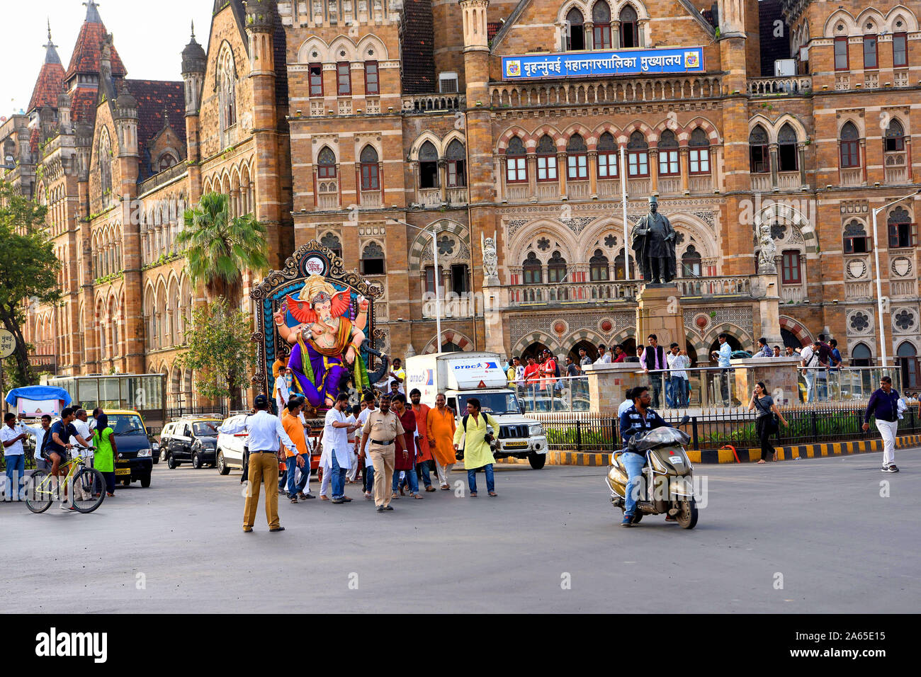Lord Ganpati idol procession, Ganesha festival, Chhatrapati Shivaji ...