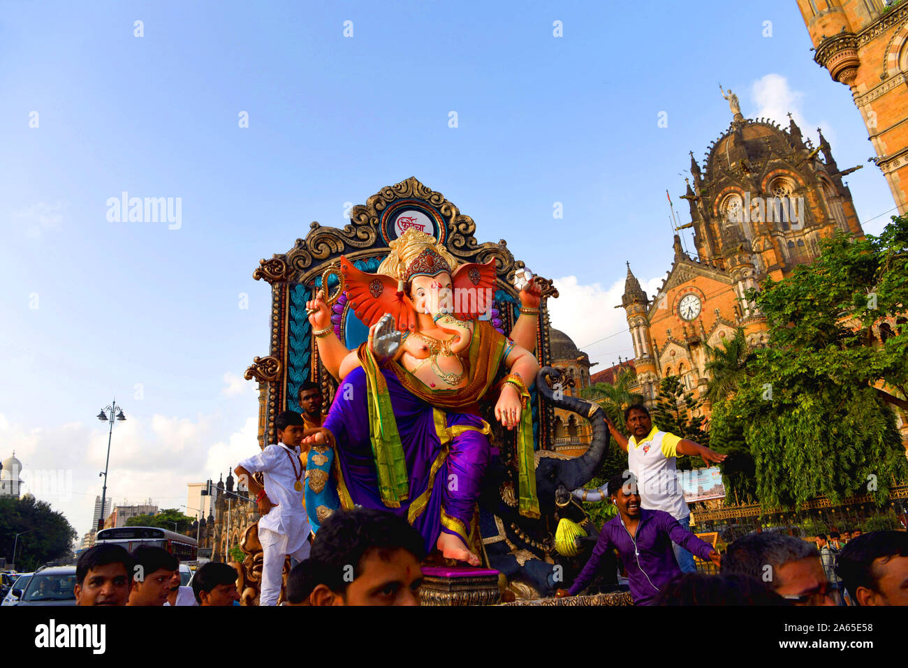 Lord Ganpati idol procession, Ganesha festival, Chhatrapati Shivaji ...