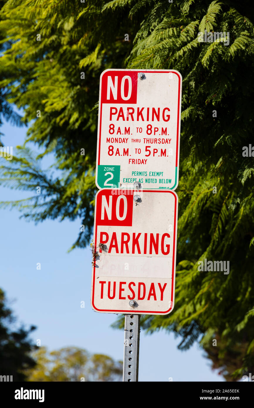 City no parking sign hi-res stock photography and images - Alamy