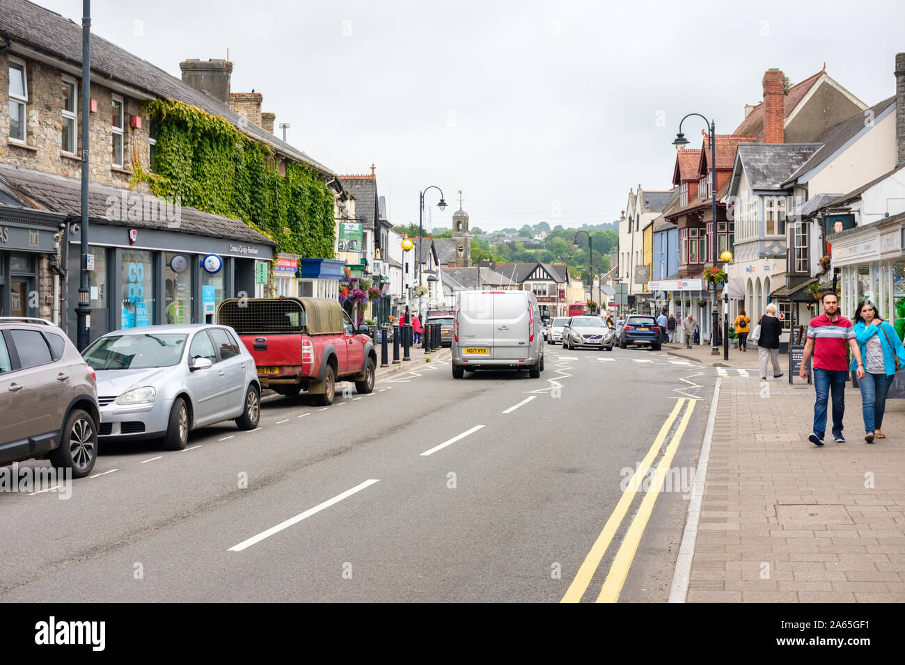 Cowbridge high street hi-res stock photography and images - Alamy