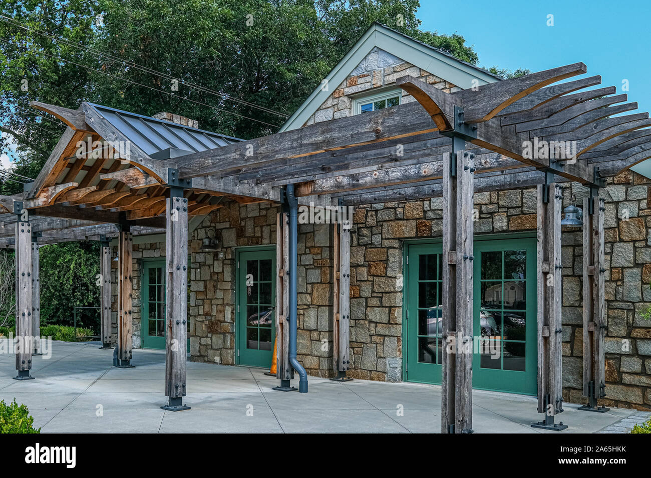 Retaining old building hi-res stock photography and images - Alamy