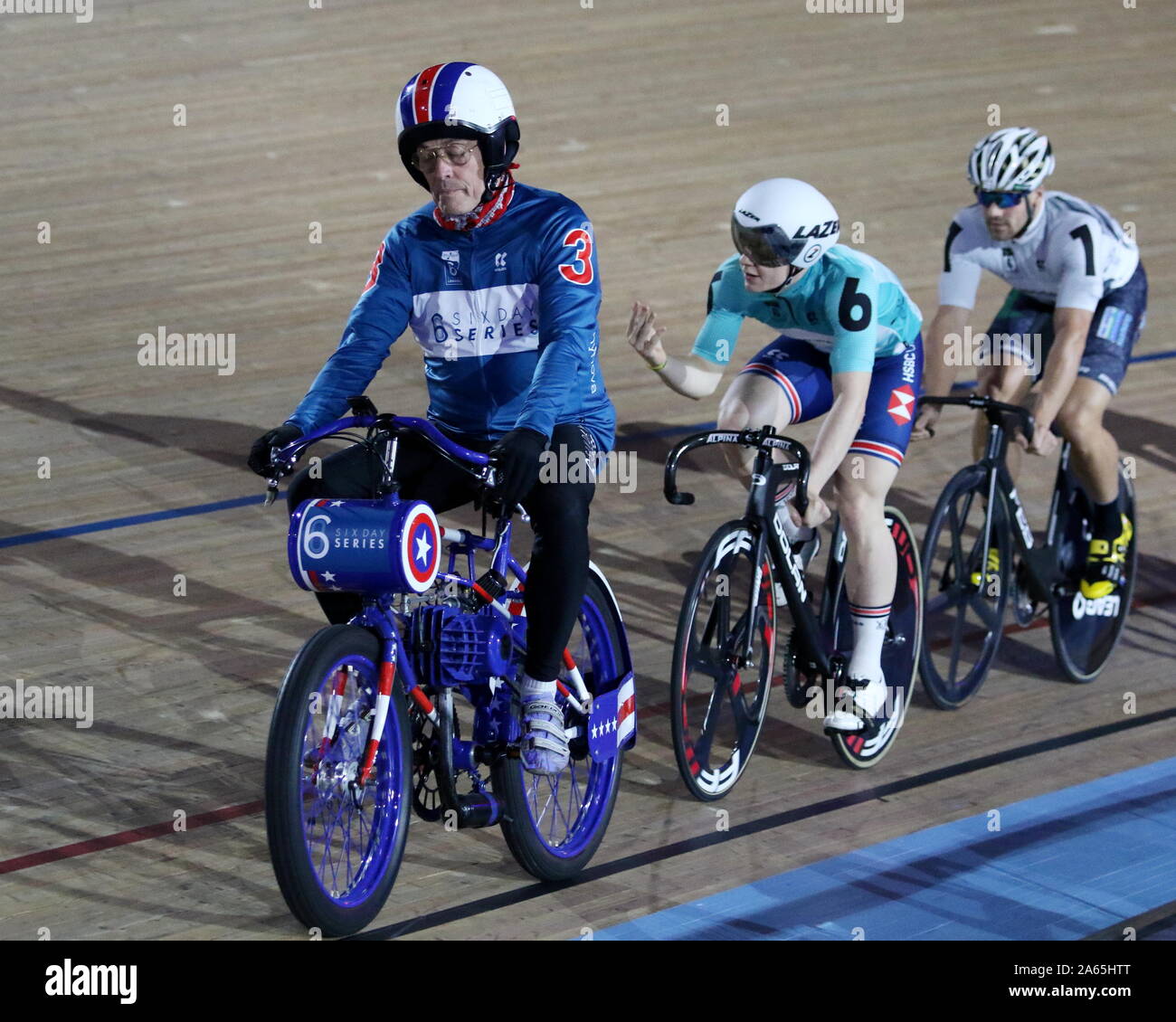 Event mens keirin hi-res stock photography and images - Alamy