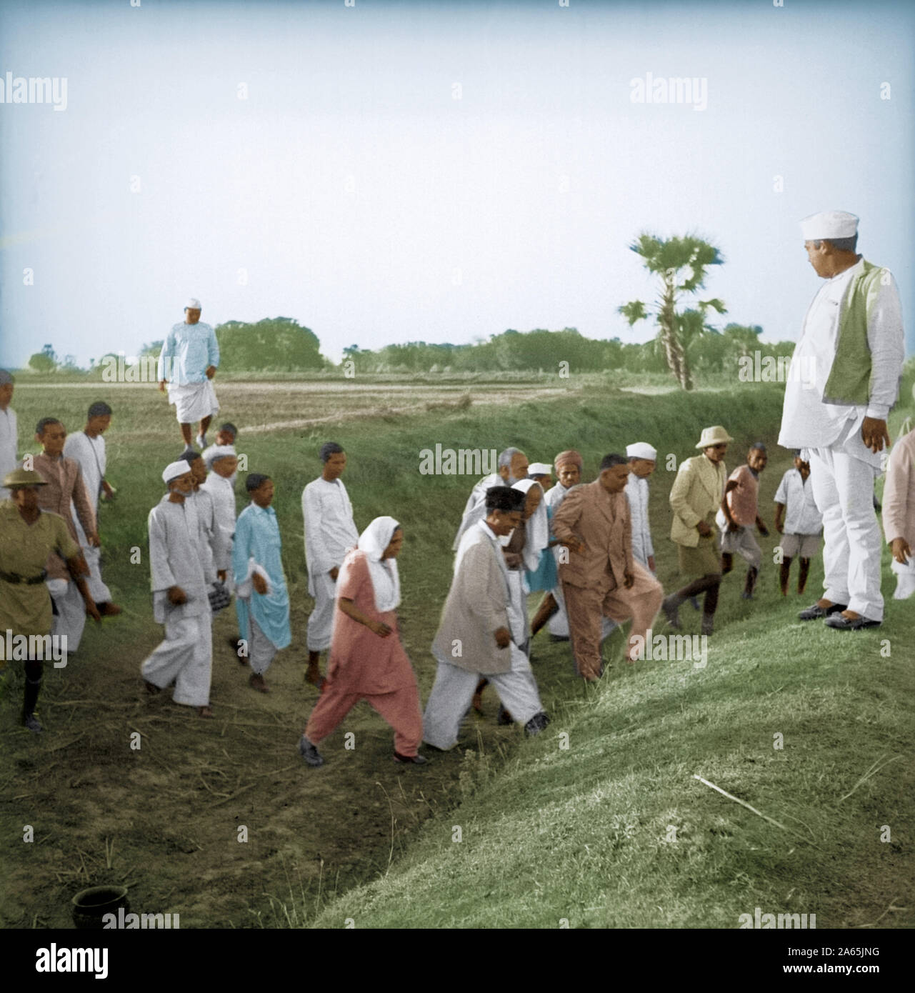 Mahatma Gandhi with Abdul Ghaffar Khan meeting during peace march ...