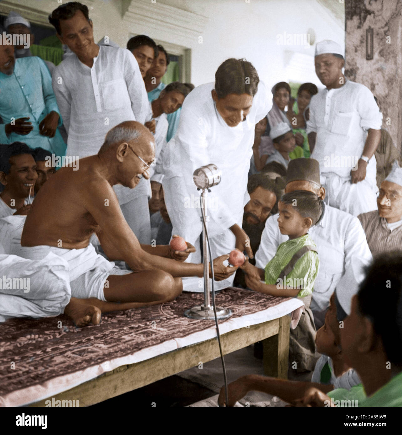 Mahatma gandhi during peace march hi-res stock photography and images ...