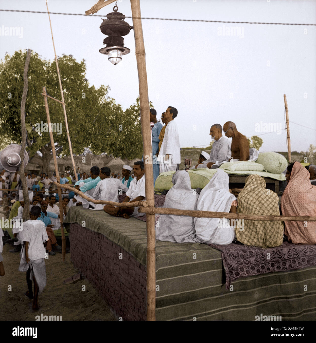 Mahatma Gandhi with Abdul Ghaffar Khan meeting people during peace ...