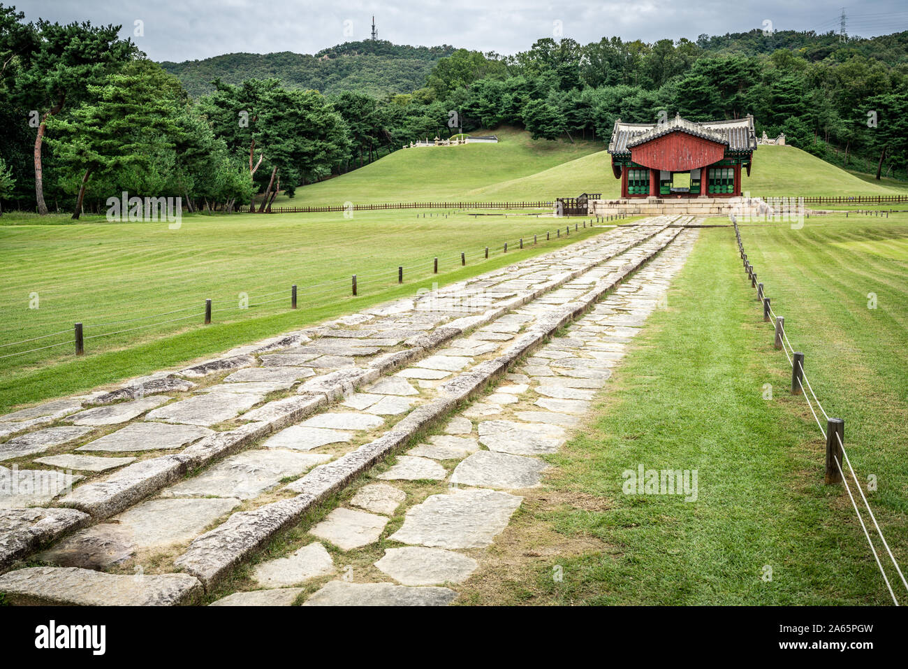 Queen inwon hi-res stock photography and images - Alamy