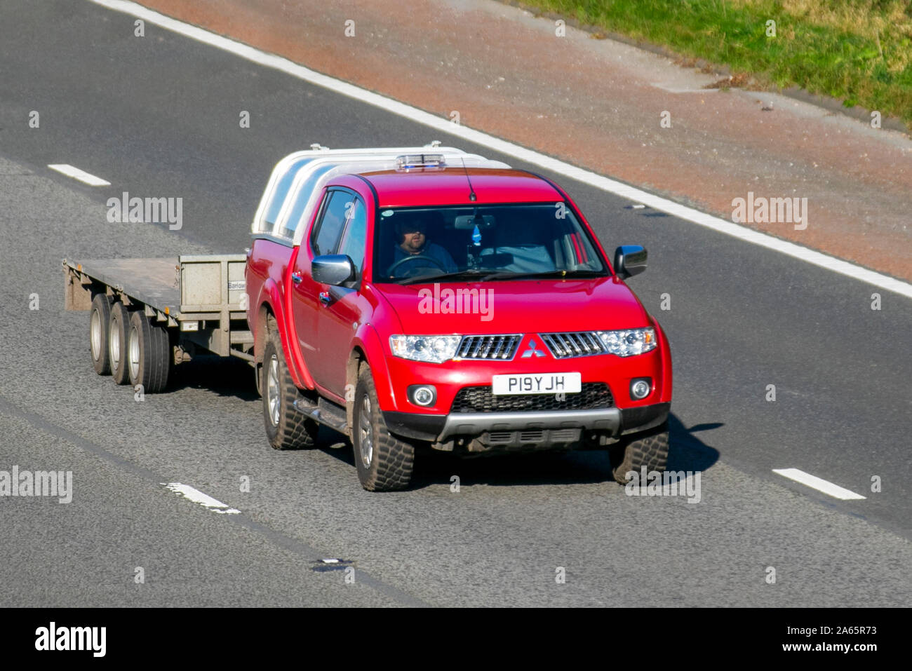 2014 red Mitsubishi L200 Trojan DCB DI-D 4X4; UK Vehicular traffic ...