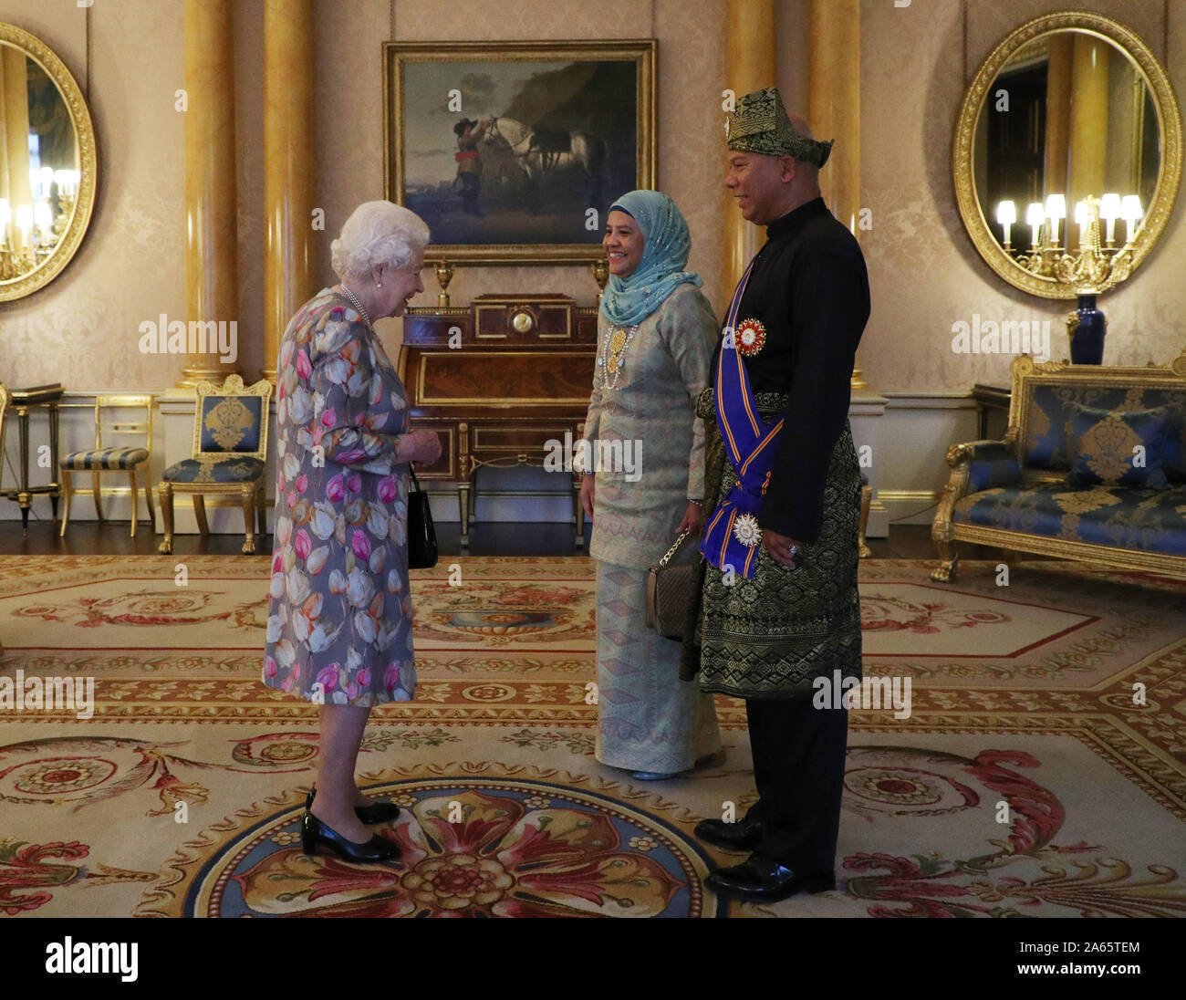 Queen Elizabeth II receives the High Commissioner for Malaysia Datuk ...