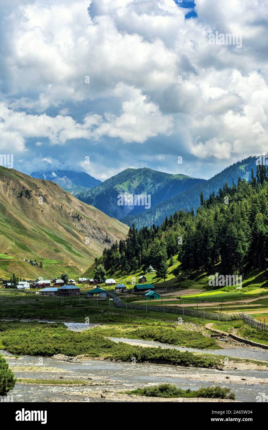 Sheikhpura village, Tulail valley, Kashmir, India, Asia Stock Photo - Alamy