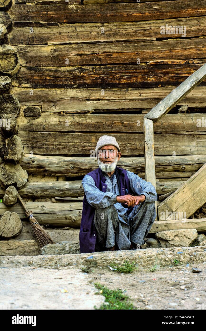 Old kashmir hi-res stock photography and images - Alamy