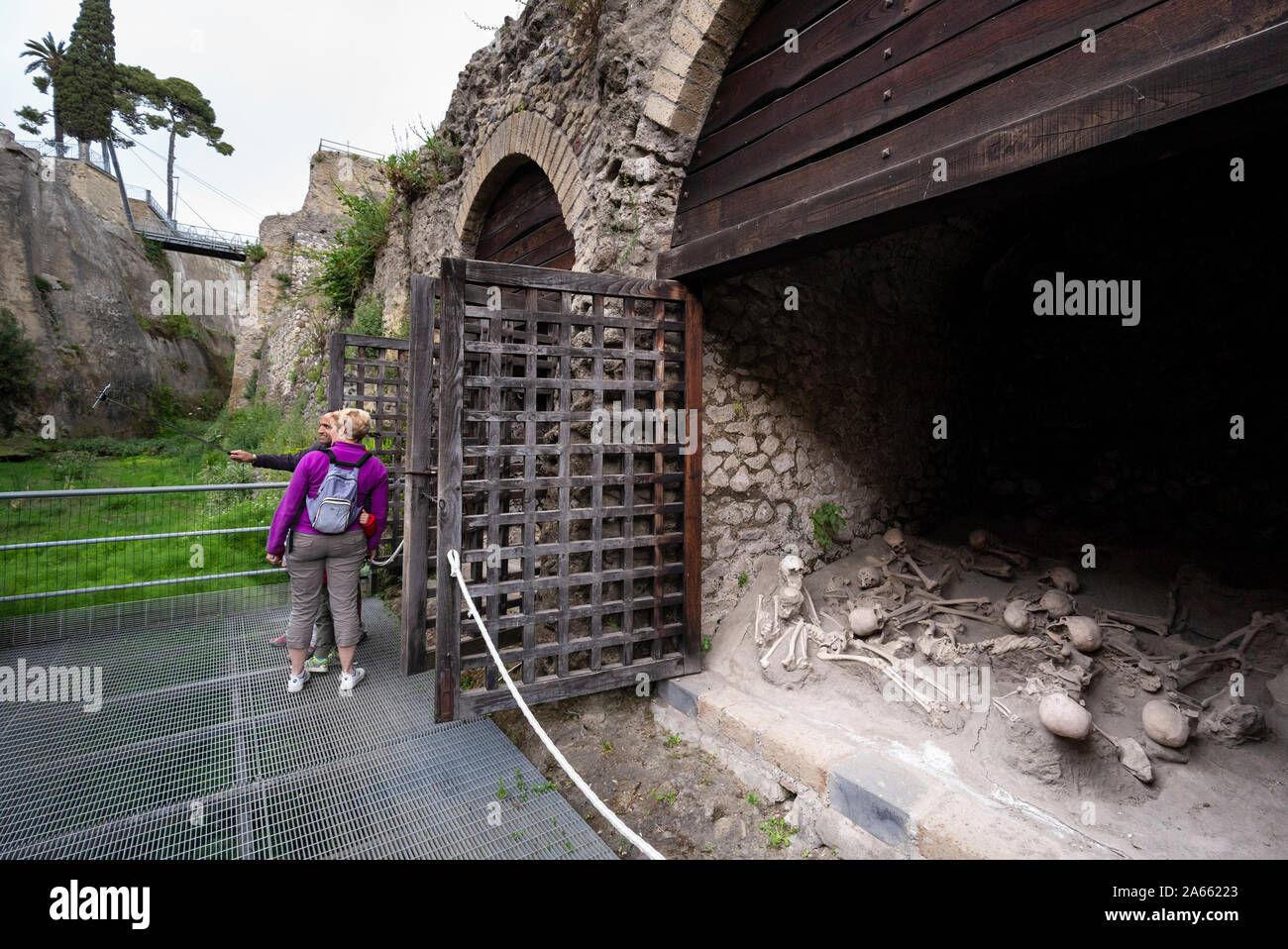 Herculaneum bones hi-res stock photography and images - Alamy
