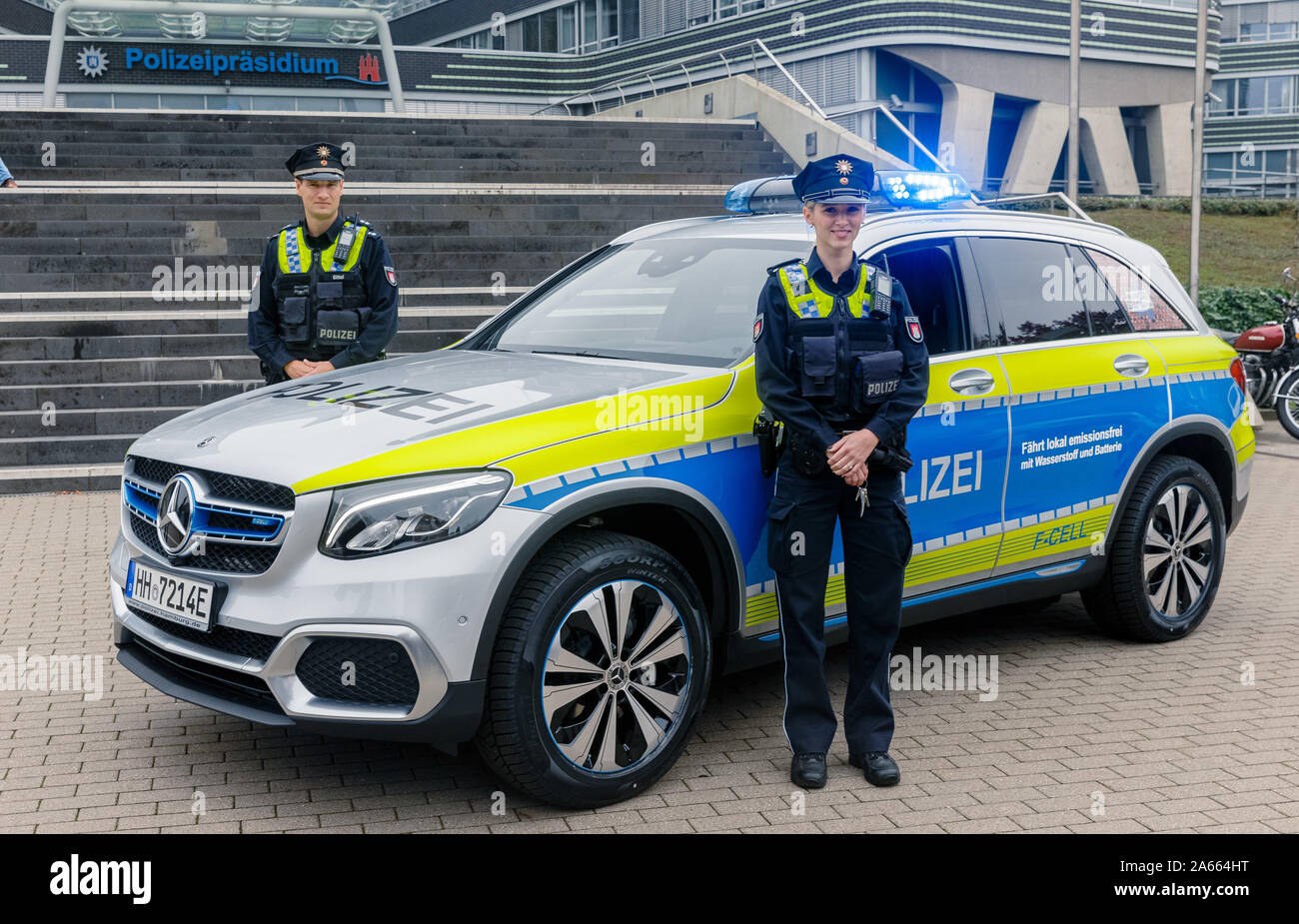 24 October 2019, Hamburg: Lars Gitte, Police Superintendent and Melina ...