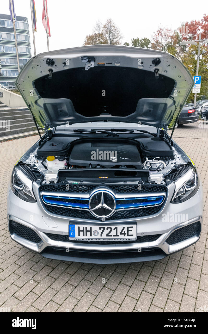 24 October 2019, Hamburg: View into the engine compartment of Hamburg's ...
