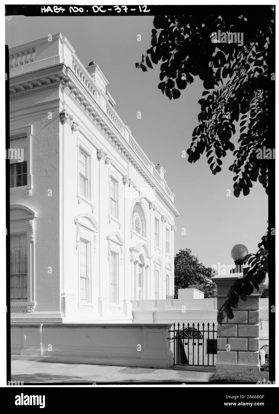 Buildings side be side Cut Out Stock Images & Pictures - Alamy