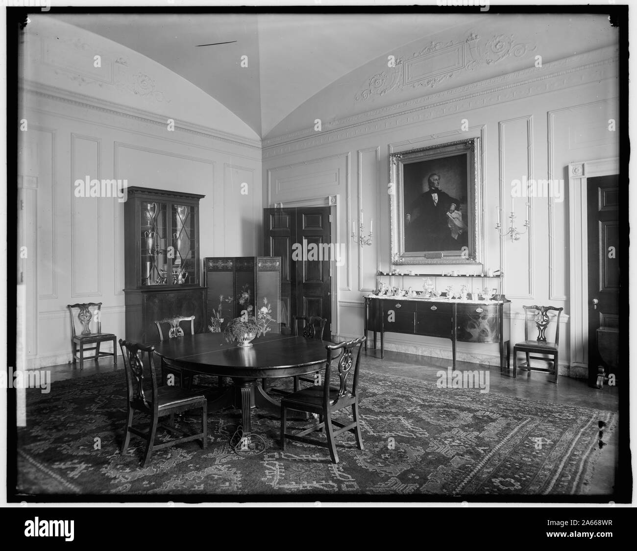Dining quarters Black and White Stock Photos & Images - Alamy