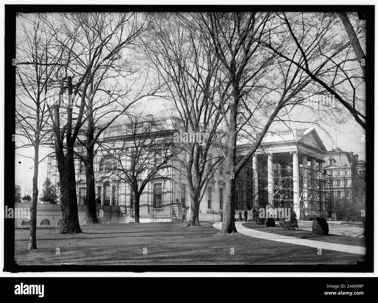 Building on its side Cut Out Stock Images & Pictures - Alamy