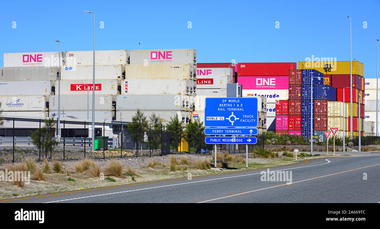 3 ship line up hi-res stock photography and images - Alamy