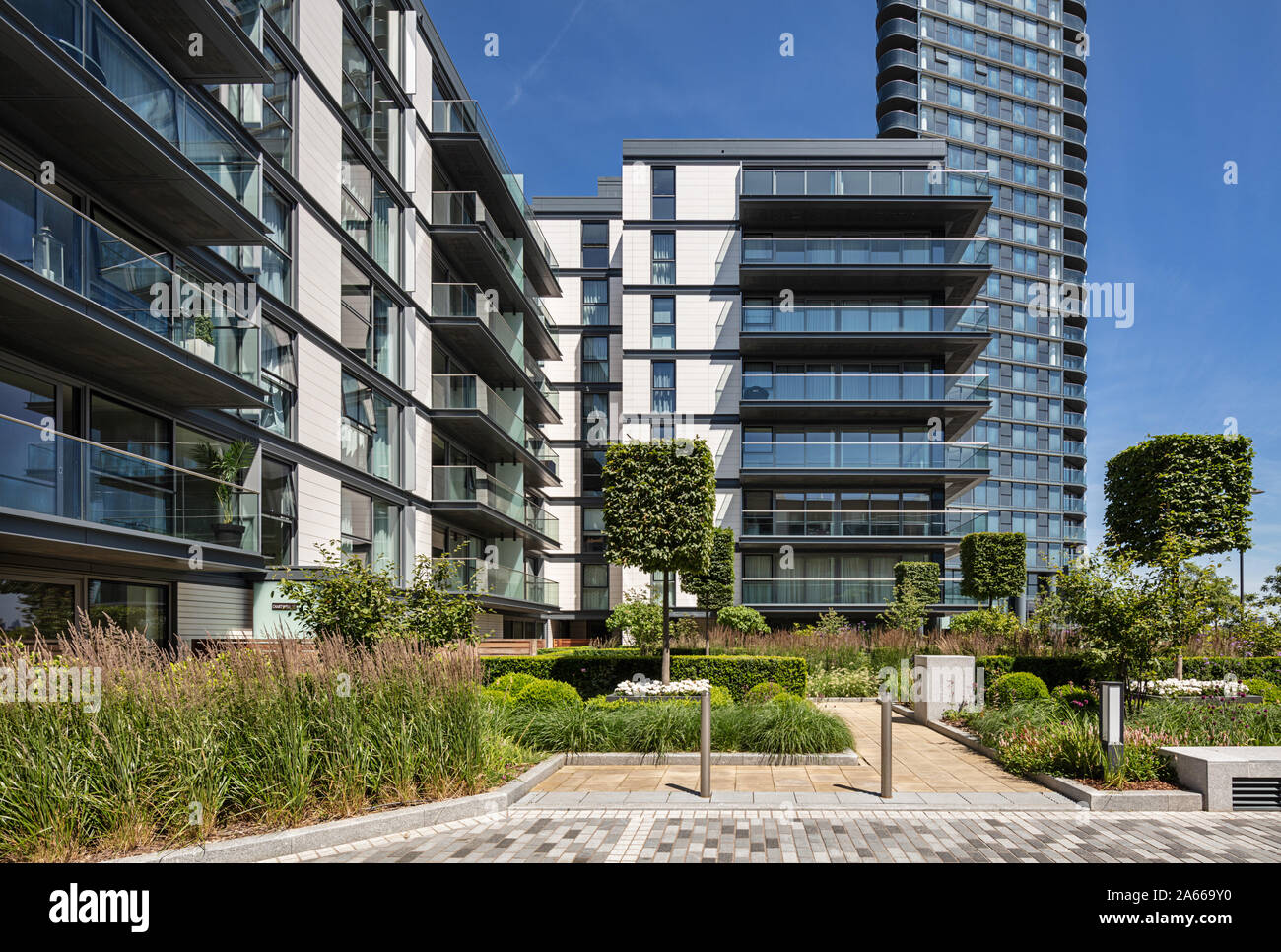 Chelsea Waterfront luxury riverside apartments Stock Photo - Alamy