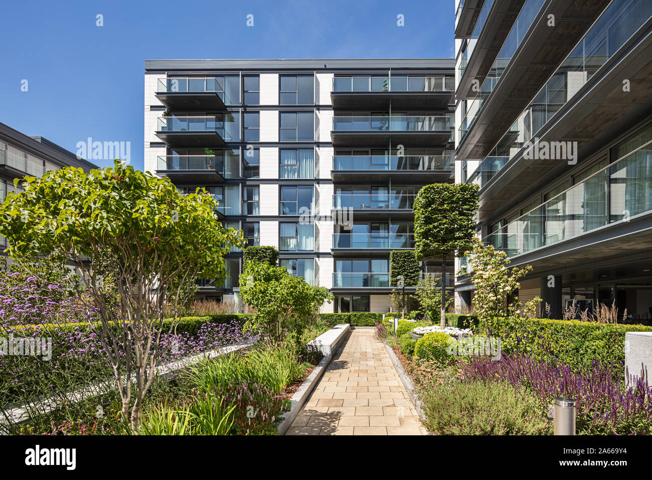 Chelsea Waterfront luxury riverside apartments Stock Photo - Alamy