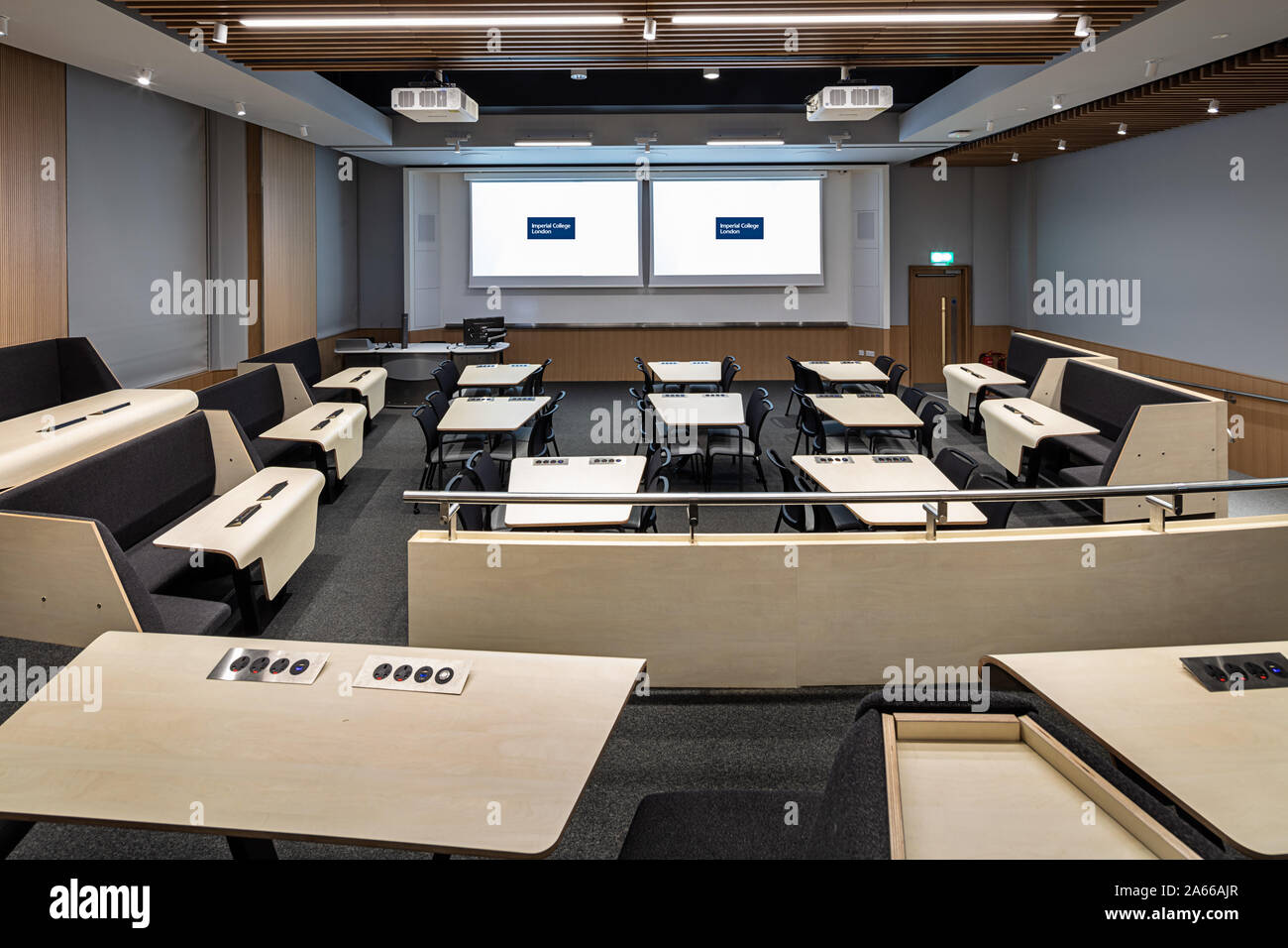 Lecture theatre hi-res stock photography and images - Alamy