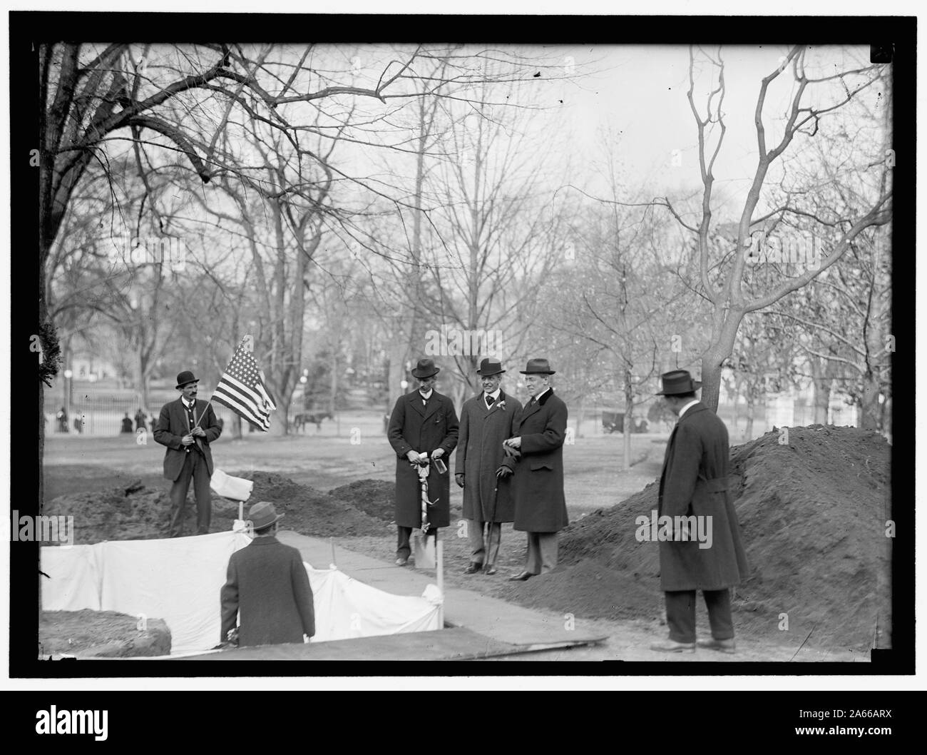 President tree planting hi-res stock photography and images - Alamy