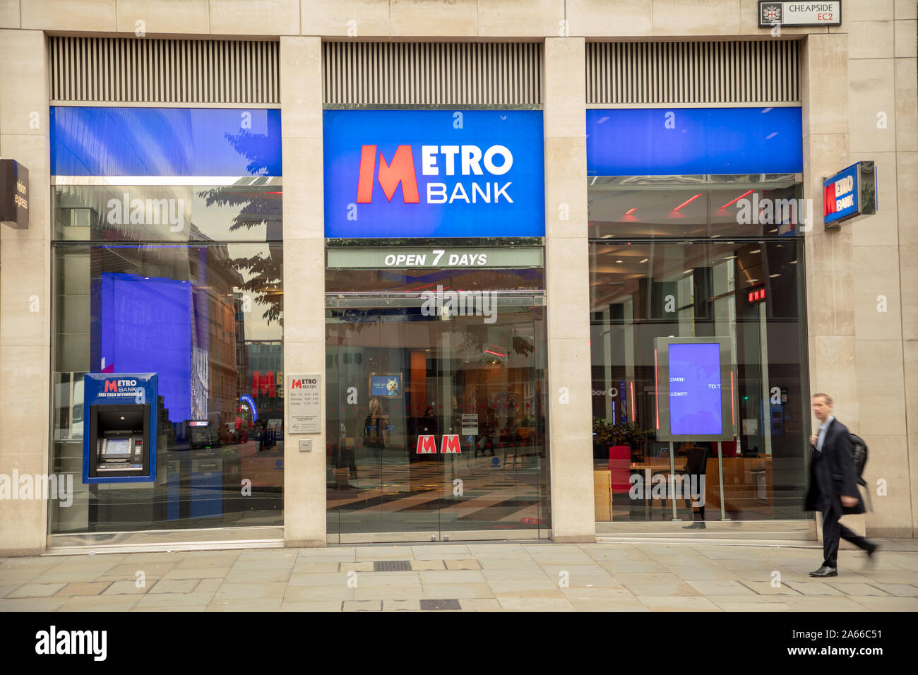 Metro bank shop front hi-res stock photography and images - Alamy