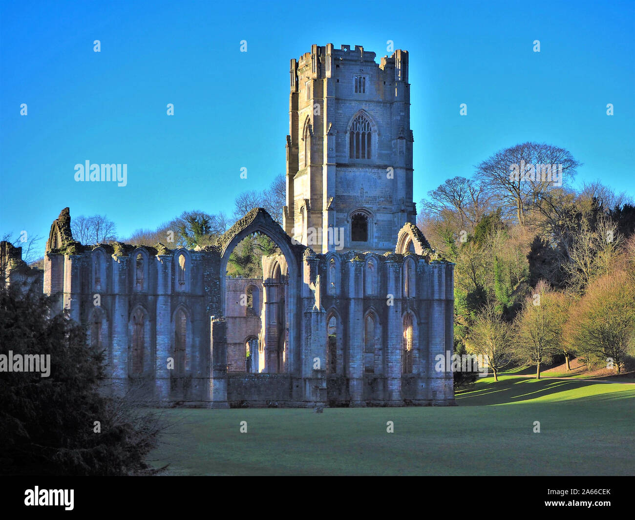 Abbey ruins architecture hi-res stock photography and images - Alamy