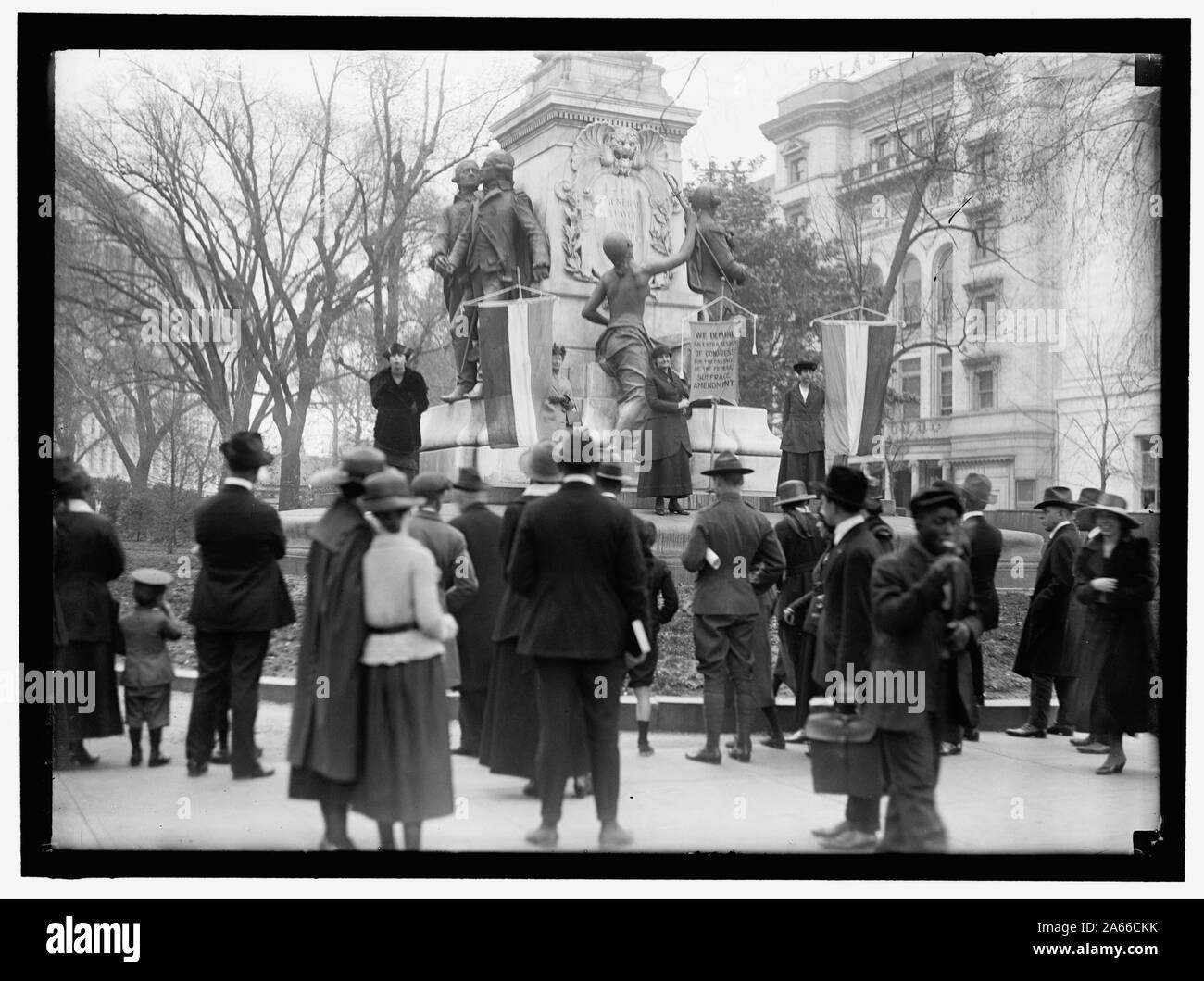 Woman suffrage statue hi-res stock photography and images - Alamy