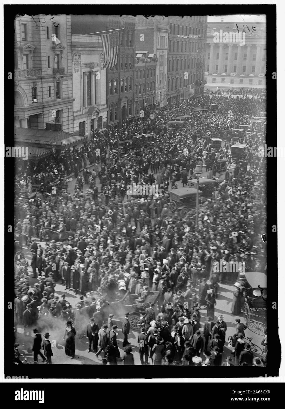 Woman suffrage hikers Cut Out Stock Images & Pictures - Alamy