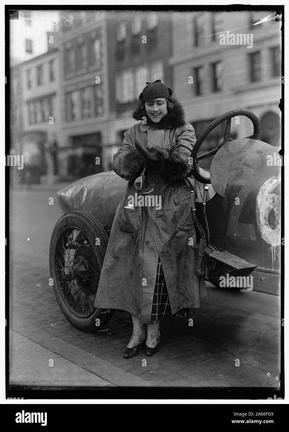 Women by car Cut Out Stock Images & Pictures - Alamy