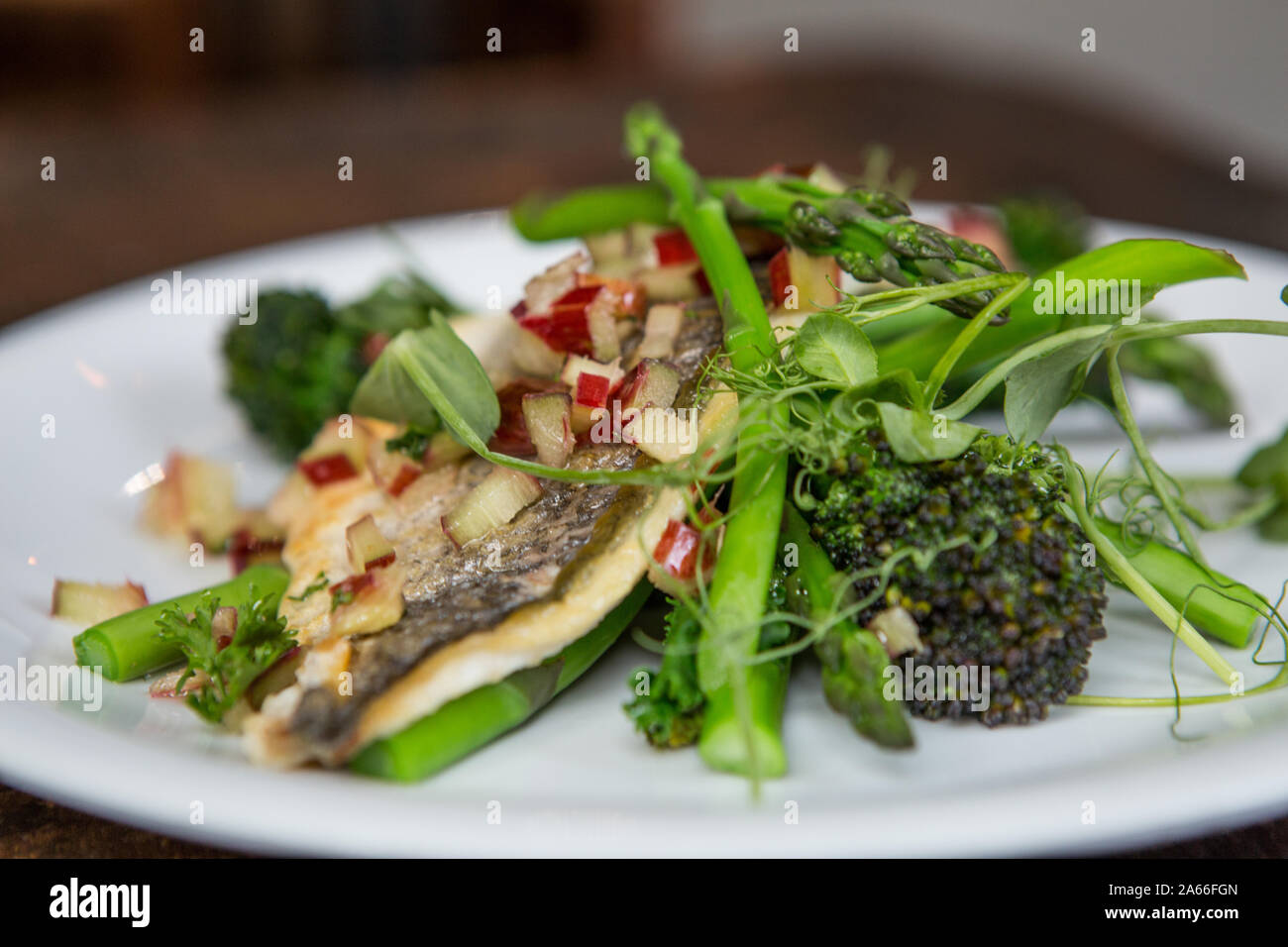 healthy plate of fish and green vegetables Stock Photo - Alamy