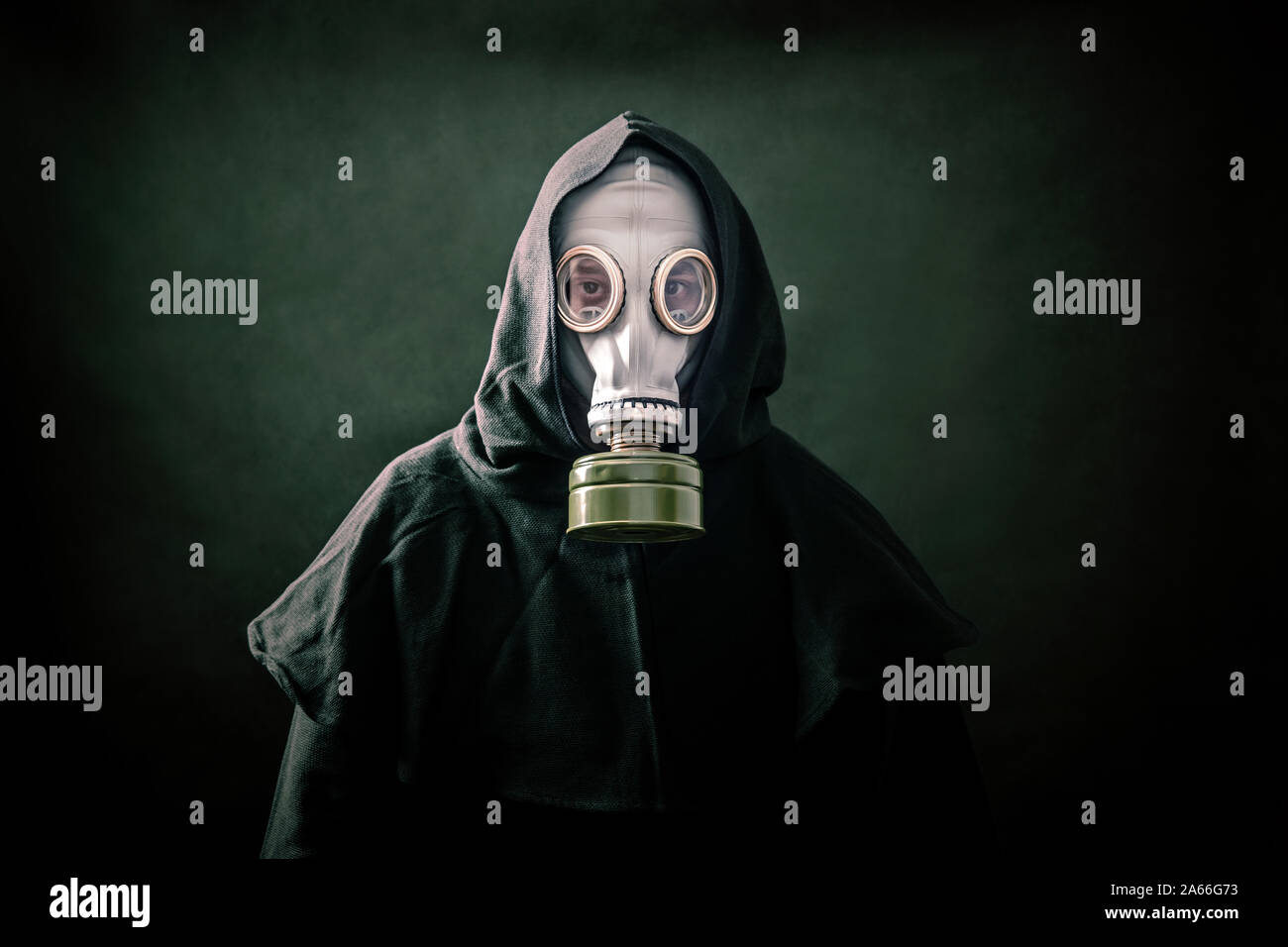 Toxic chemical mask hi-res stock photography and images - Alamy