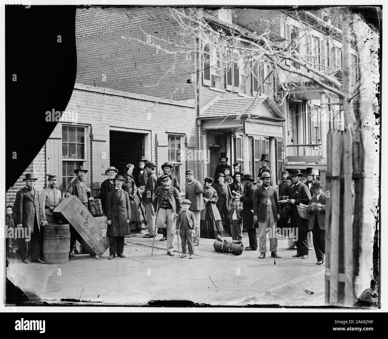 Washington, D.C. Maimed soldiers and others before office of U.S ...