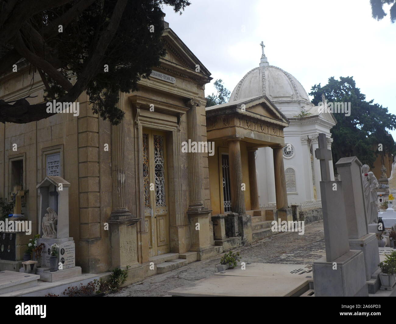 Malta, Marsa Cemetery Stock Photo - Alamy