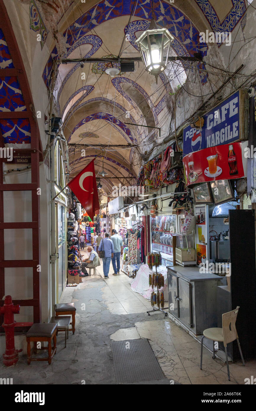 Scenes from the markets in Istanbul Stock Photo - Alamy