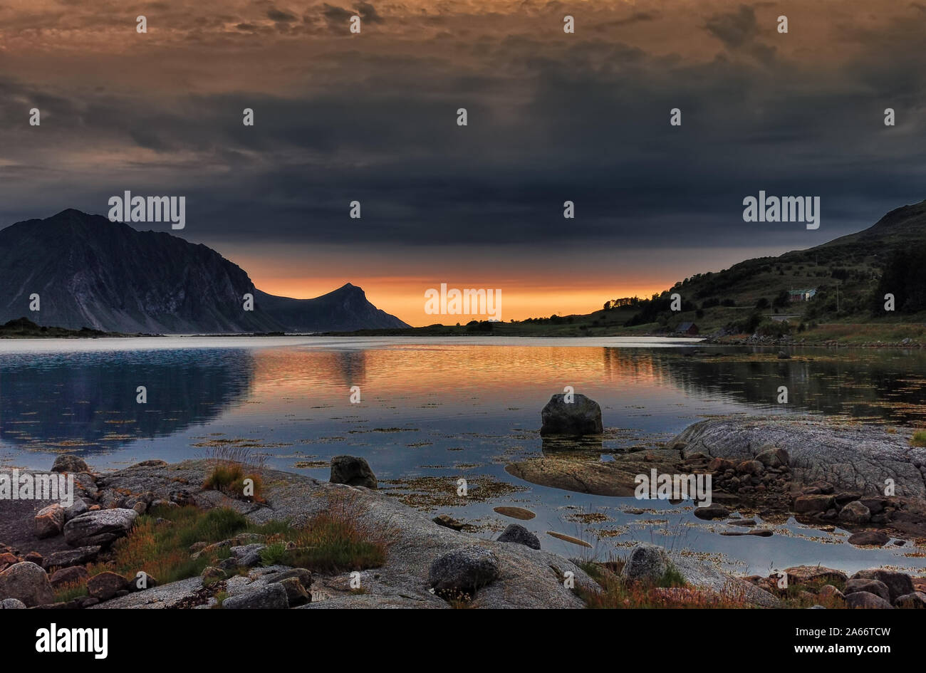 Midnight sun, lofoten islands hi-res stock photography and images - Alamy
